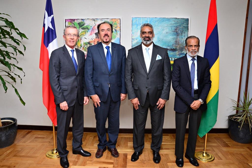 Ambassador of Chile calls on Minister Maneesh Gobin