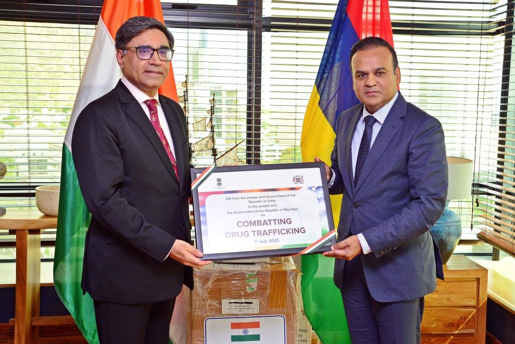 Handing over of Anti-Drug Equipment by the Foreign Secretary of India