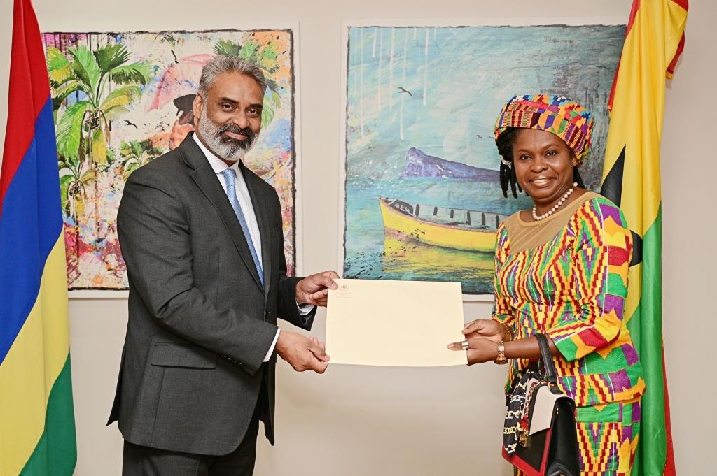 New Consul General and Honorary Consuls handed over Letter of Exequatur