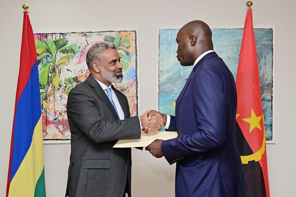 New Consul General and Honorary Consuls handed over Letter of Exequatur