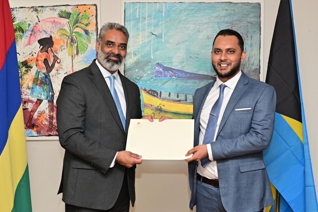 New Consul General and Honorary Consuls handed over Letter of Exequatur