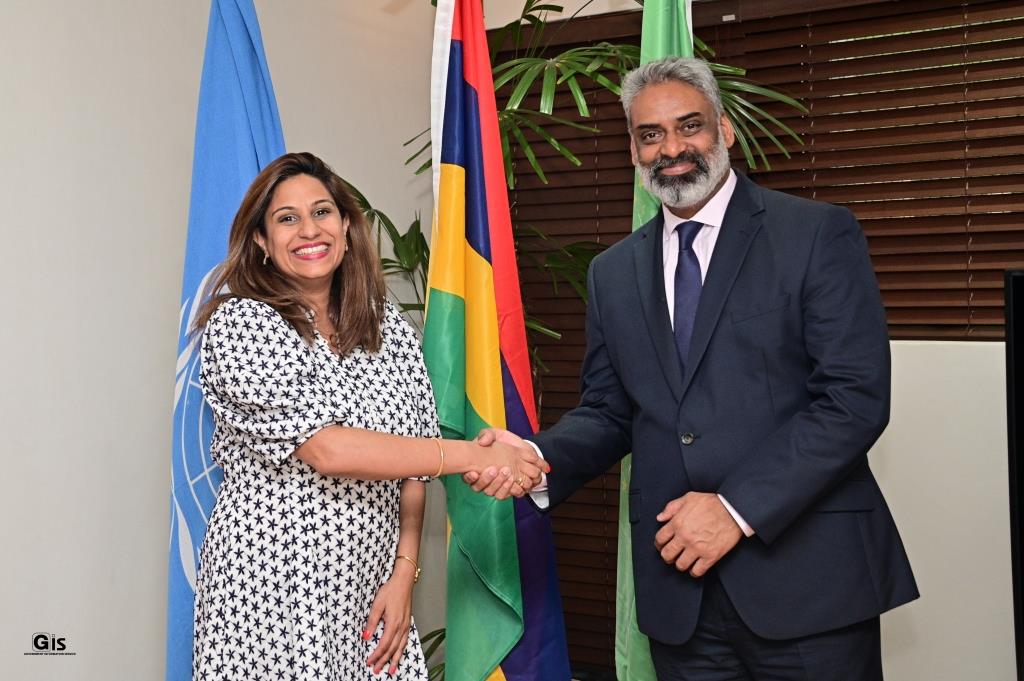 New IOM Chief of Mission presents Letter of Introduction to Minister ...