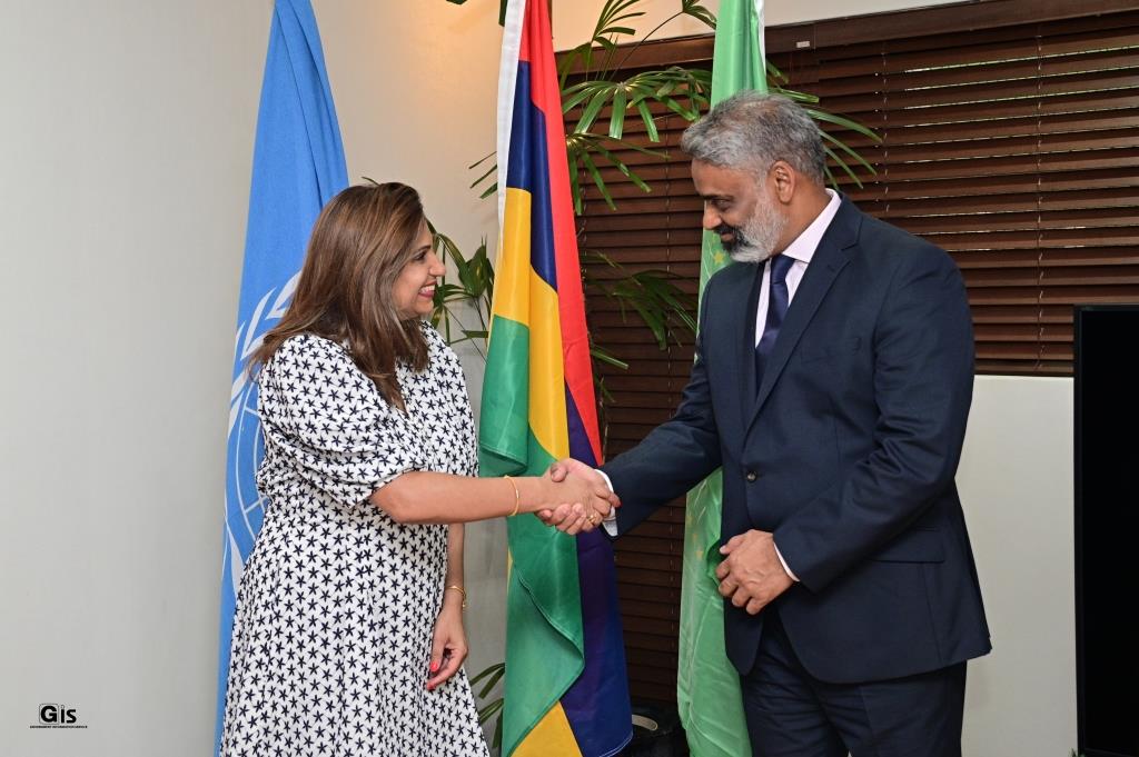 New IOM Chief of Mission presents Letter of Introduction to Minister ...